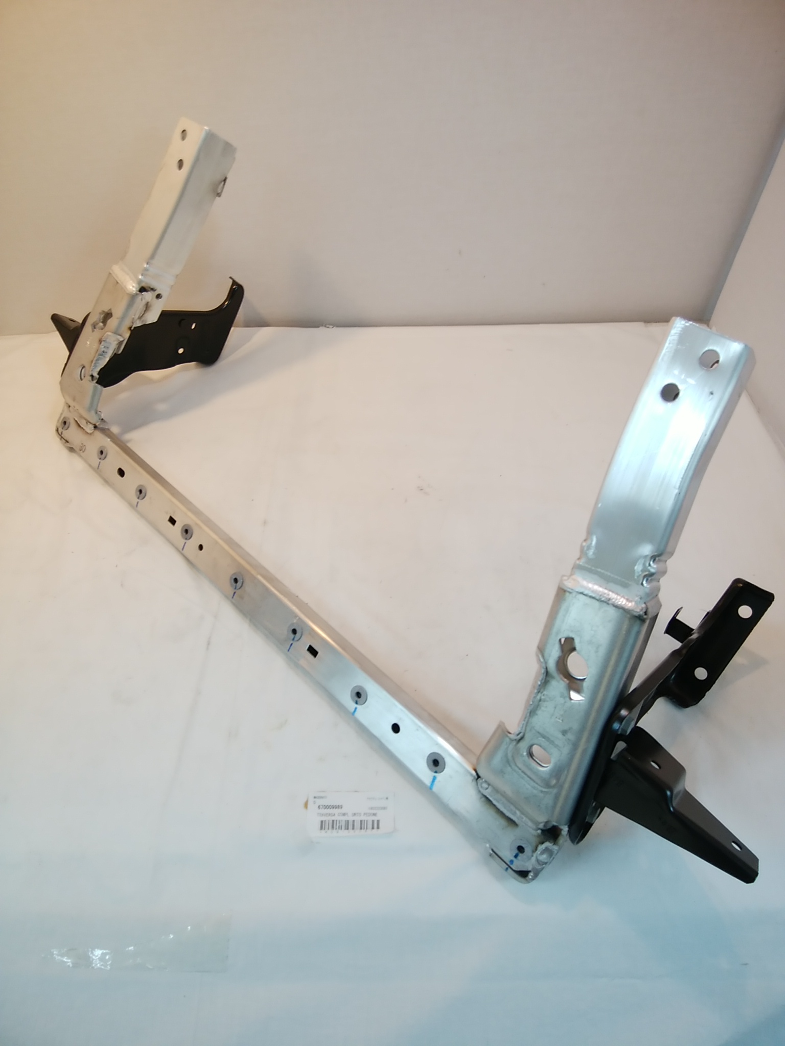 マセラティ サードロードパス フロントクロスメンバー 670009989 情報詳細情報です！