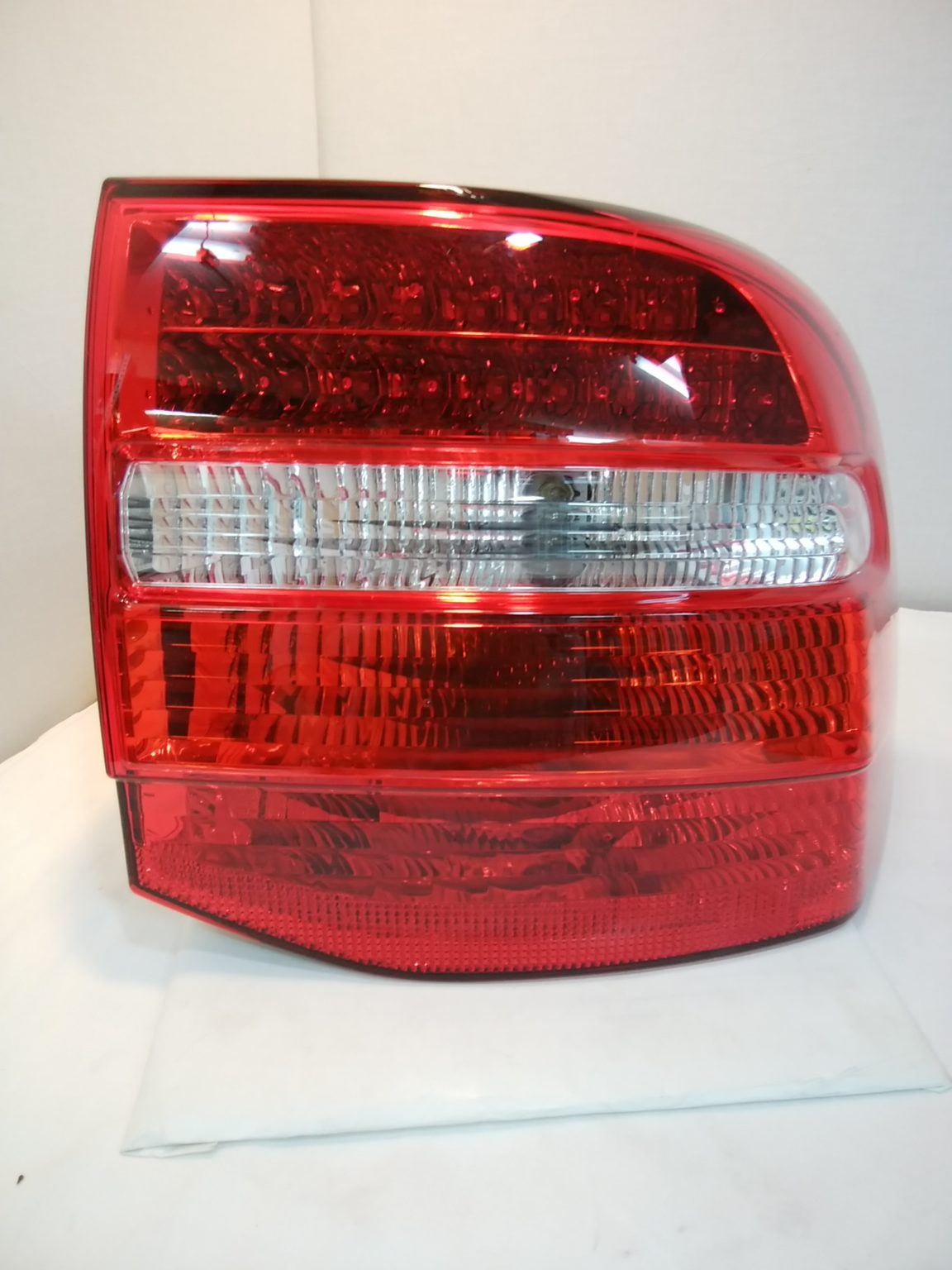 ポルシェパーツ 通販 テールランプ右側 95563148802 お取り寄せ商品詳細情報です！！