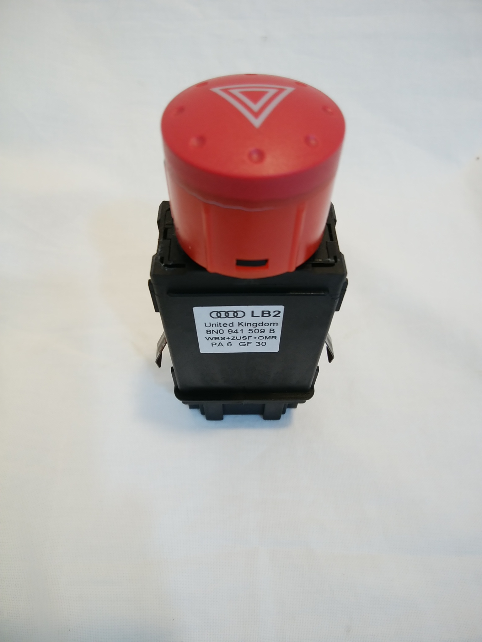 アウディパーツ 通販 ハザードスイッチ（リレー）8N0941509B お取り寄せ商品詳細情報です！！