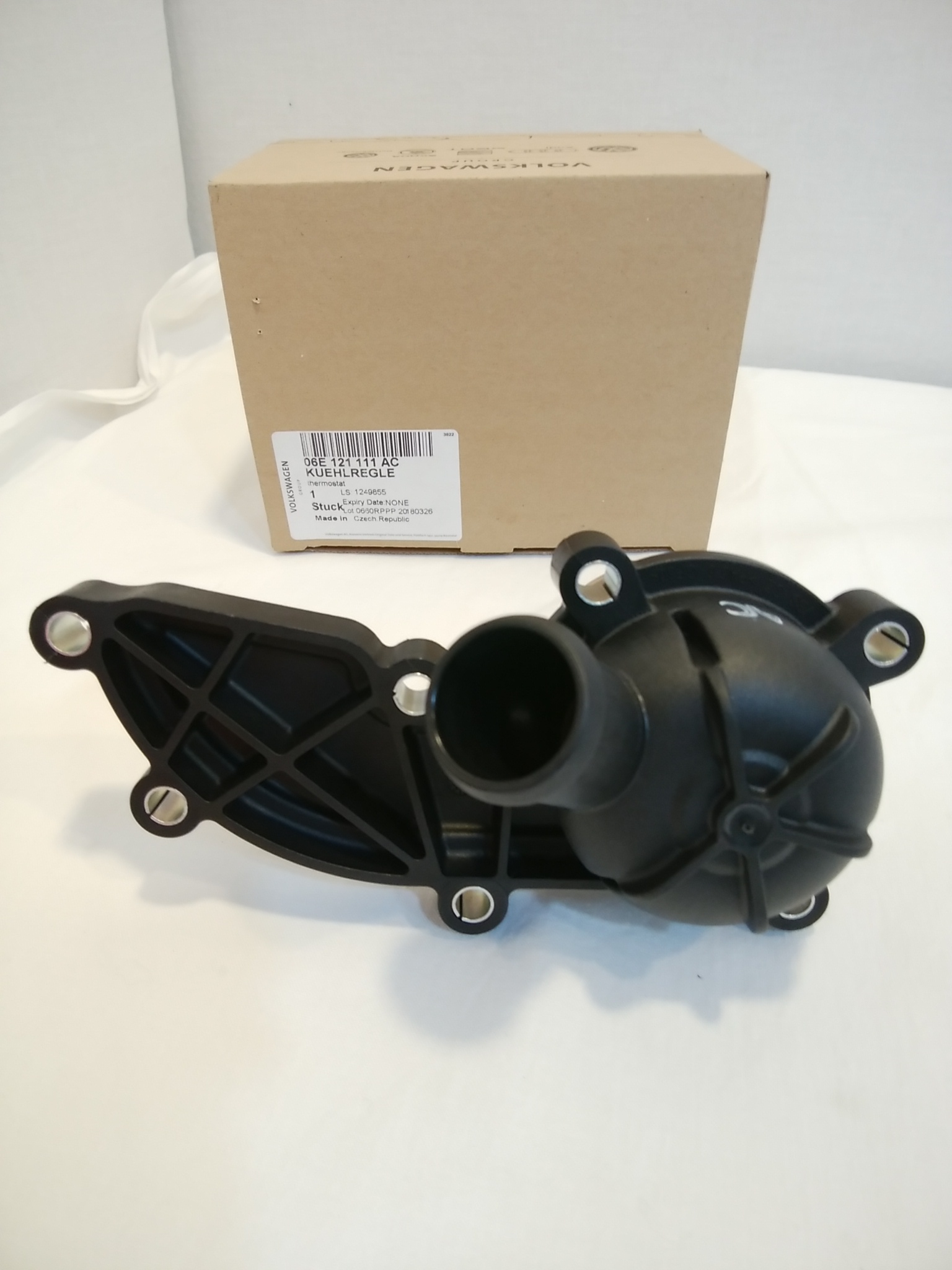 アウディパーツ 通販 サーモスタット 06E121111AC お取り寄せ商品詳細情報です！