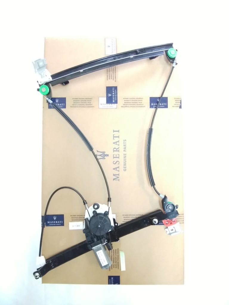 マセラティパーツ 通販 リヤパワーウィンドウレギュレーター 84934500 お取り寄せ商品詳細情報です！！