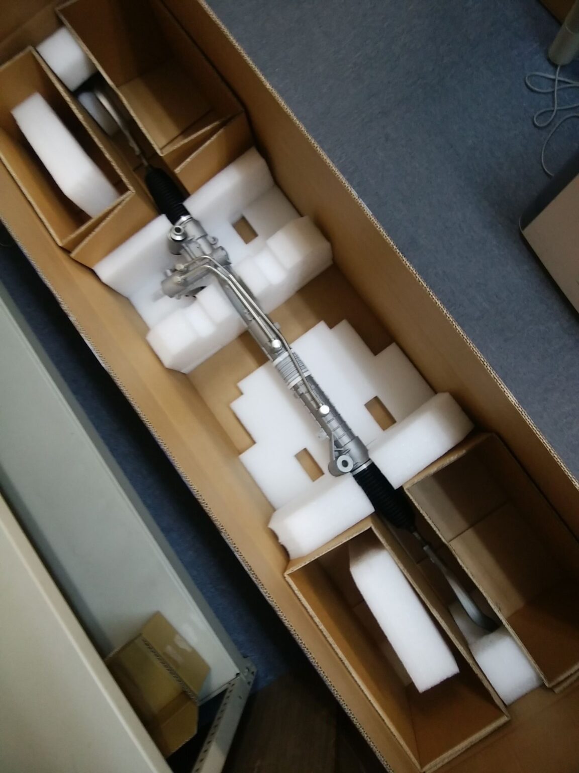 マセラティーパーツ 通販 ステアリングラック ASSY 670102931 お取り寄せ商品情報