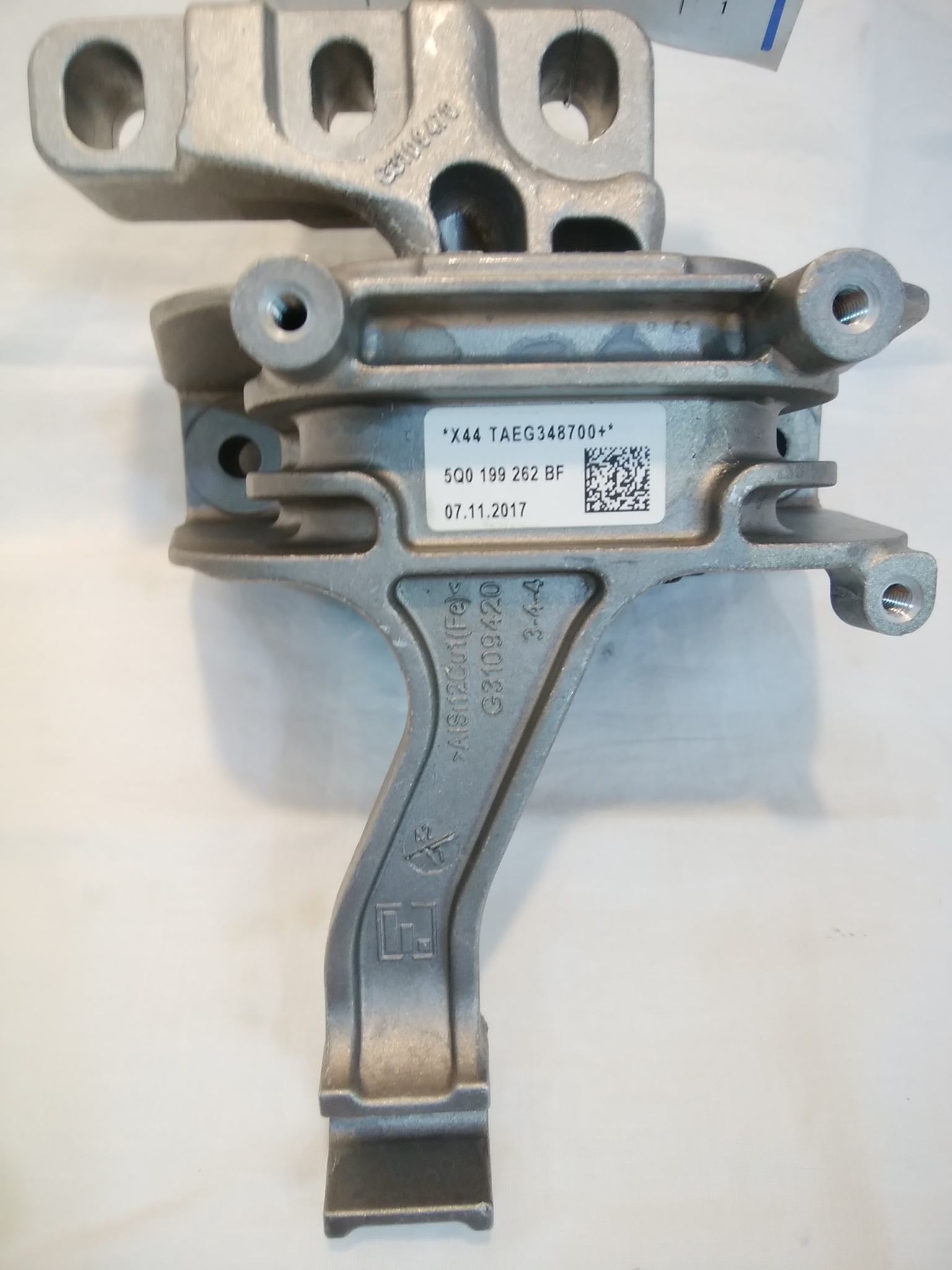 フォルクスワーゲンパーツ 通販 ゴルフ7 AU エンジンマウント 右 5Q0199262BF お取り寄せ品詳細情報です！