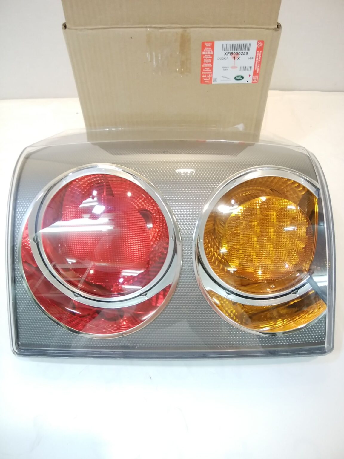 ランドローバーパーツ 通販 テールランプ(オレンジ,赤) XFB000258お取り寄せ商品詳細情報です！！