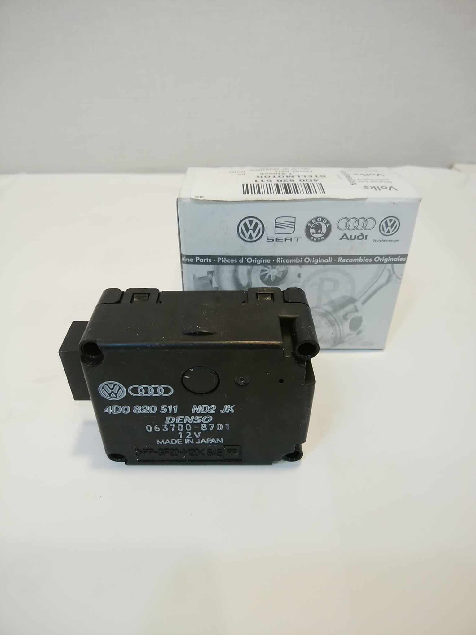 アウディ パーツ 通販 エアコンフラップモーター 4D0820511 お取り寄せ 商品詳細情報です！！