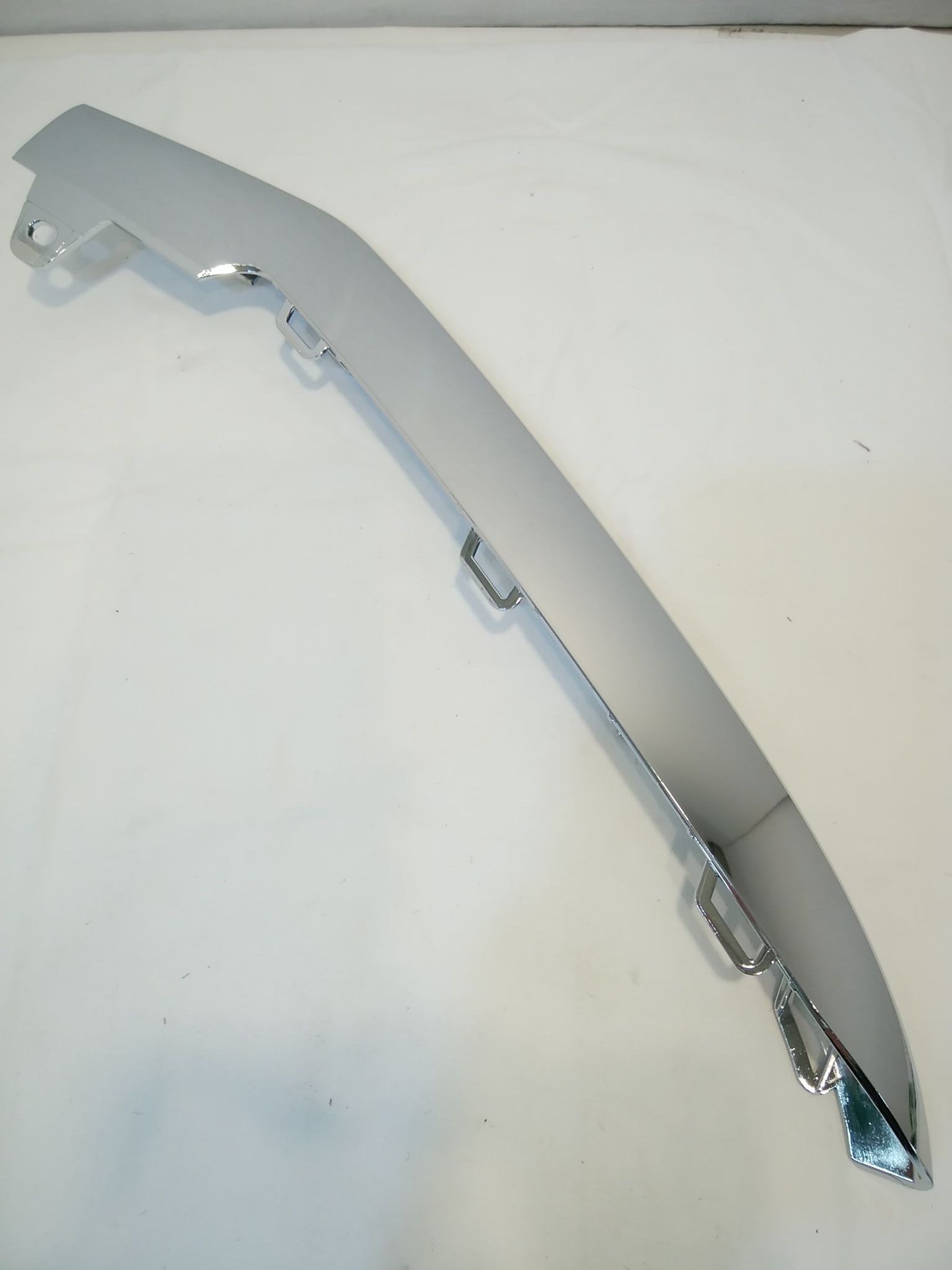 ベンツパーツ 通販 フロントバンパーモール low 右 メッキ 2128852874 お取り寄せ商品詳細情報です！