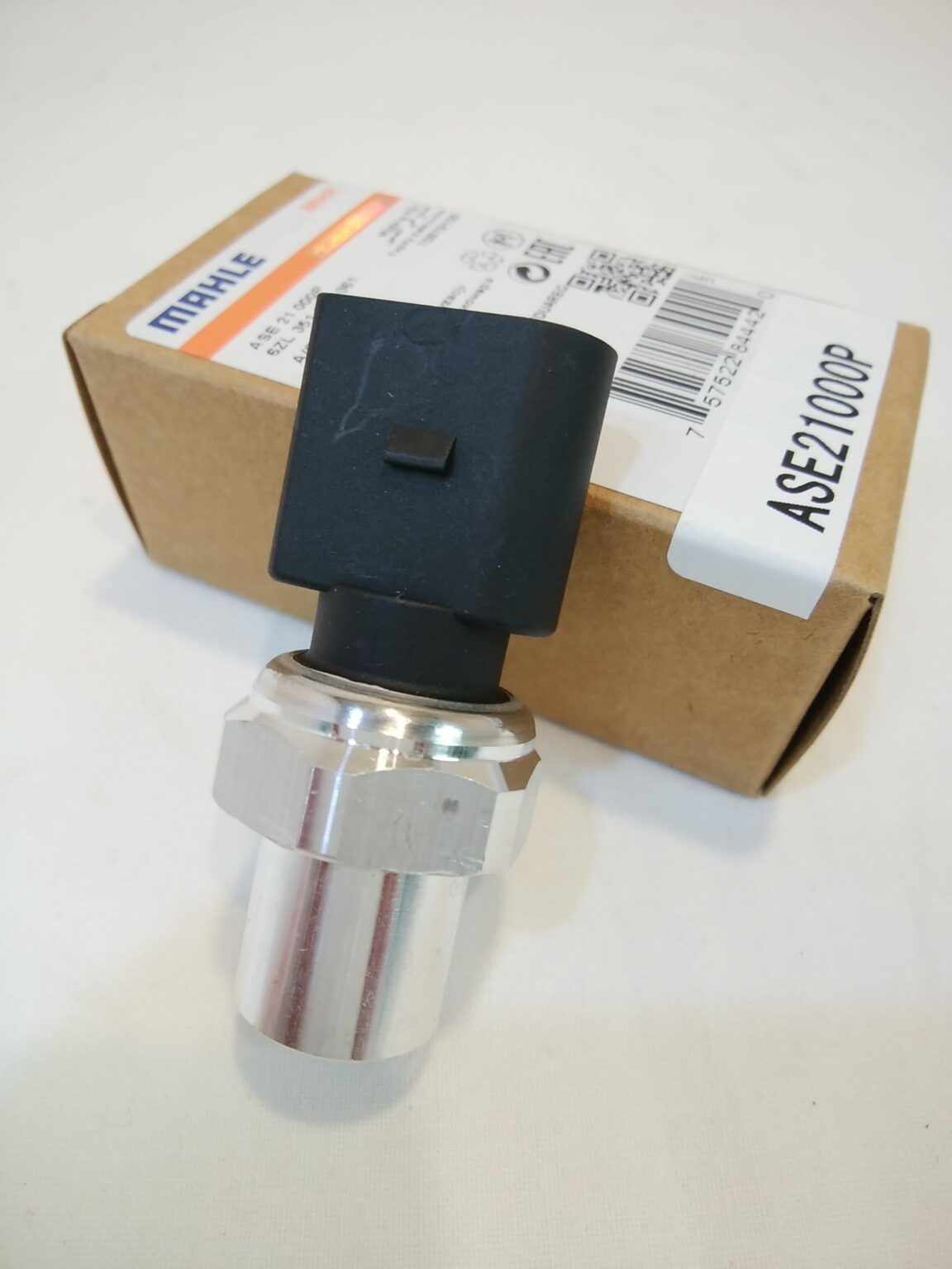 ボルボ パーツ 通販 v40/v60 フロントドアアウターハンドル V39832341 お取り寄せ商品詳細情報です！！