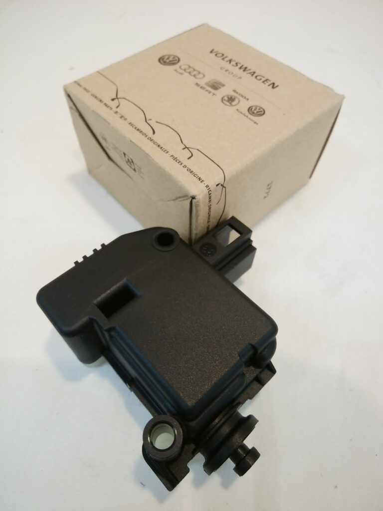 ワーゲン ニュービートル(9C) リヤゲートロックアクチュエーター 1C0959781 お取り寄せ商品詳細情報です！