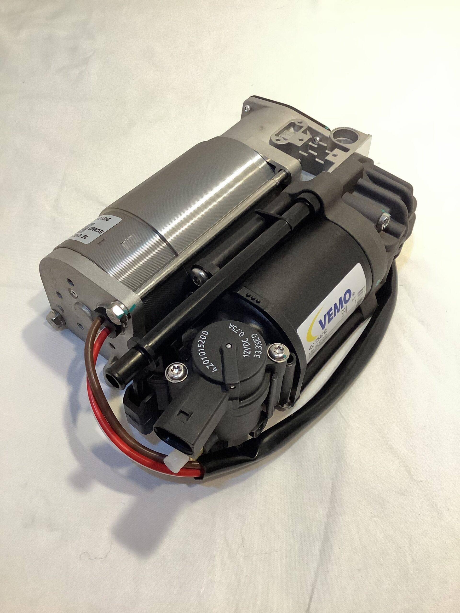 ベンツパーツ CLS350CGi W218 エアサスコンプレッサー 212320040480 V30-52-0012