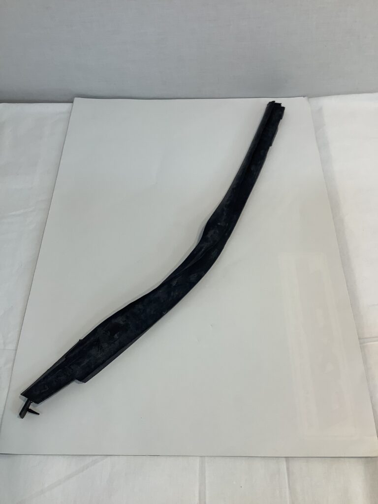 ベンツパーツ 通販 W140セダン ヘッドライトアッパーシール 右 1408260480 お取り寄せ商品情報です！！